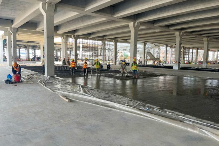 What is a super flat floor? The concrete pouring process for a super flat floor - TECO ...